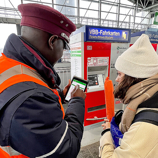 Kundenbetreuung in der S-Bahn | S-Bahn Berlin GmbH